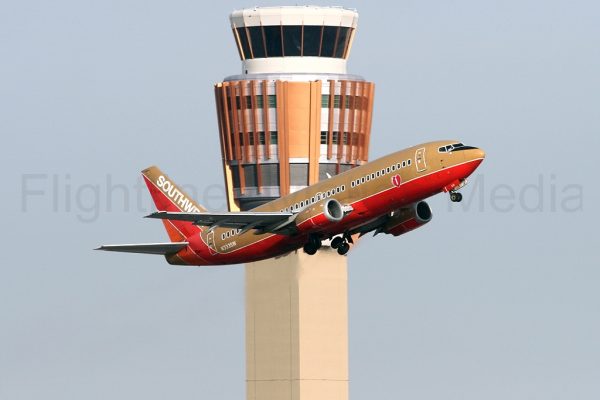 Boeing 737 Classic - flightlineaviationmedia