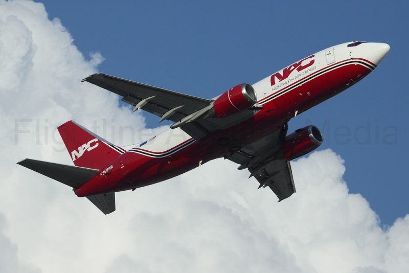Boeing 737 Classic - flightlineaviationmedia
